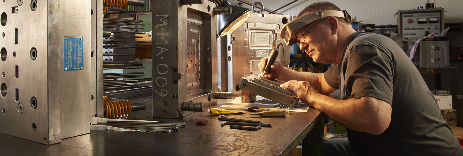 Custom Plastic Injection Molding - Harbor Plastics